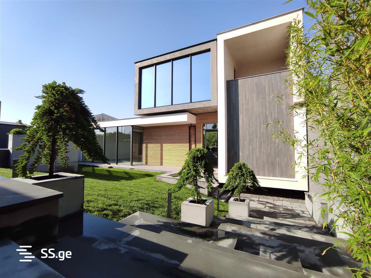 როგორ გამოიყურება ექსკლუზიური არქიტექტურით აშენებული სახლი დიღომში ...