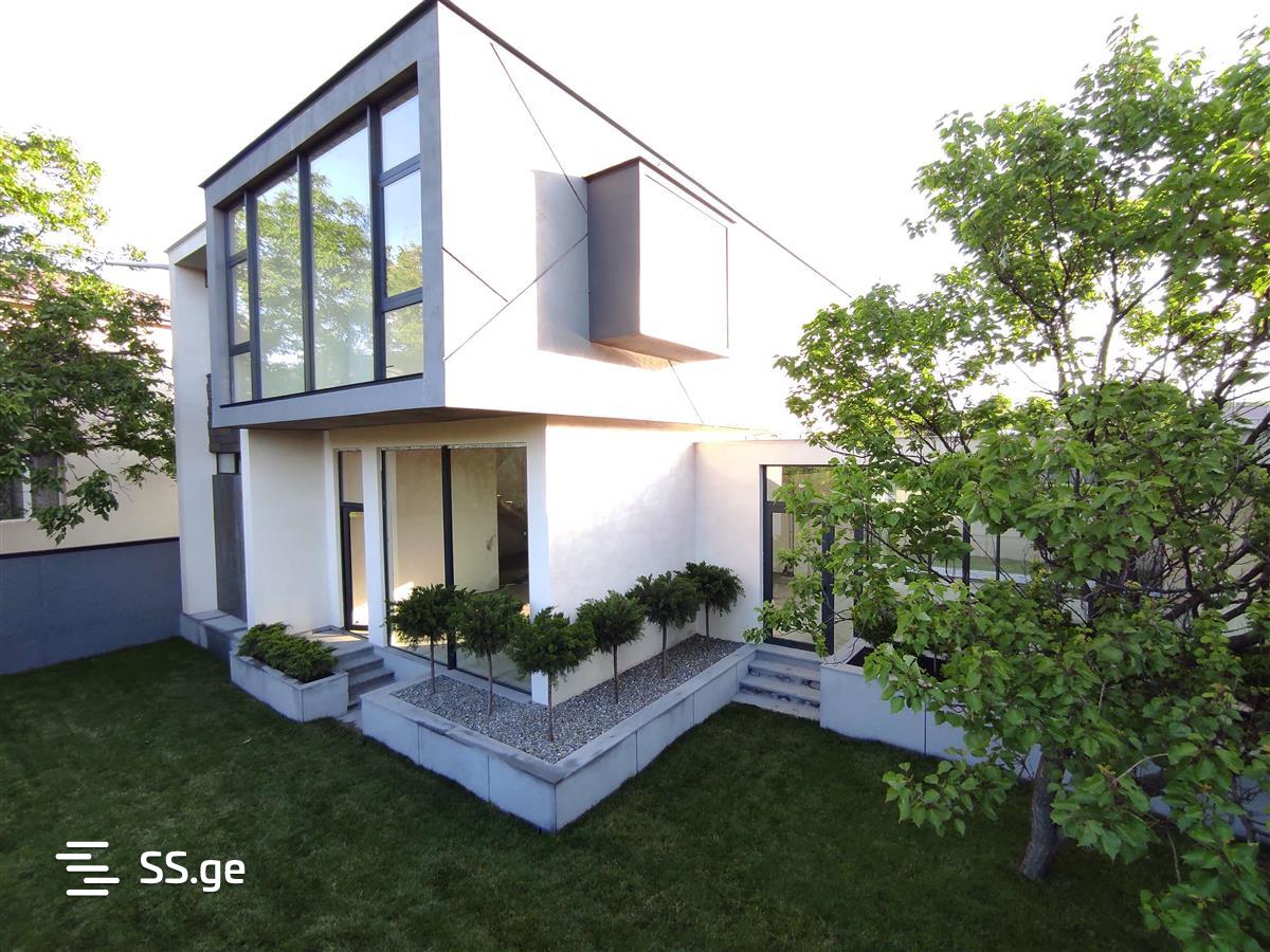 როგორ გამოიყურება ექსკლუზიური არქიტექტურით აშენებული სახლი დიღომში ...