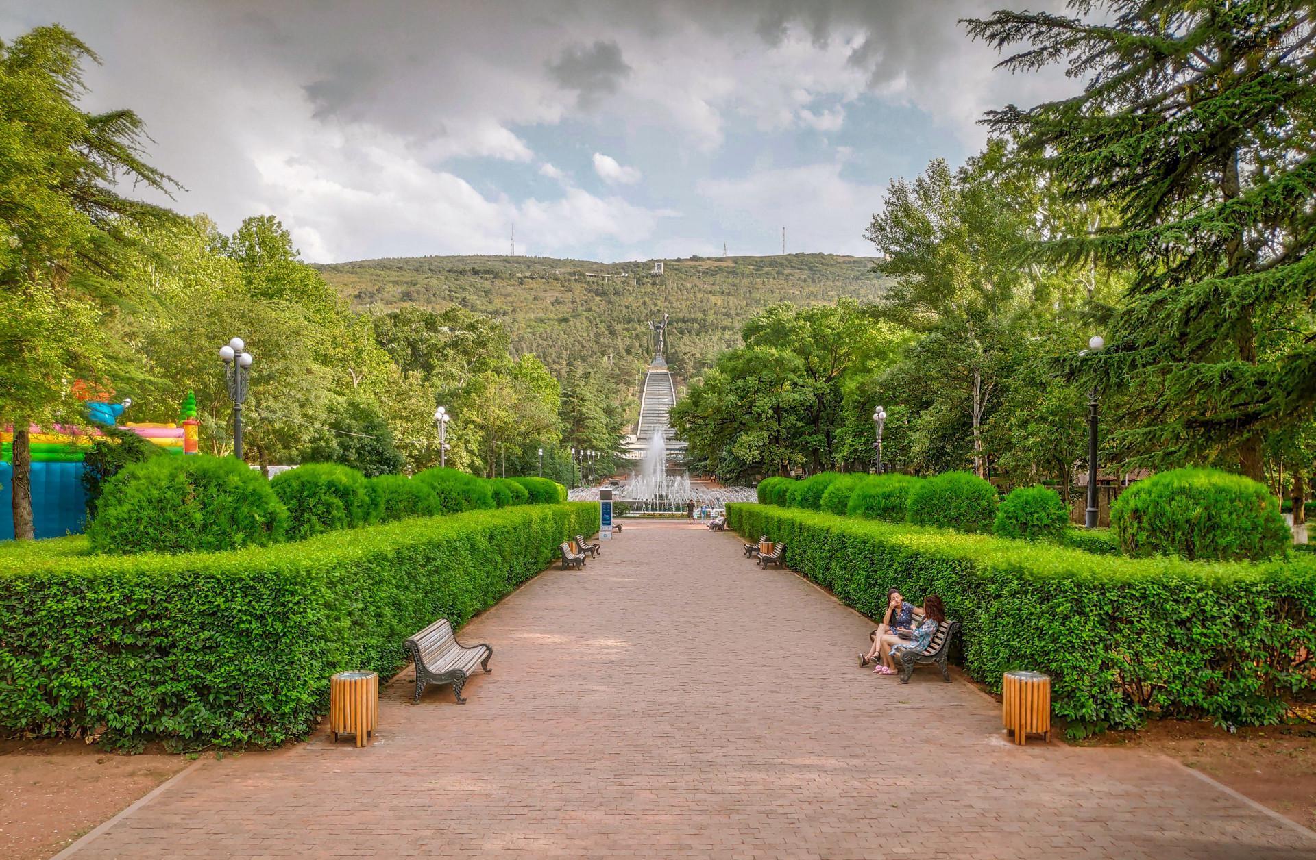 რა პროექტის განხორციელებას გეგმავს მერია სასტუმრო „ბუდაპეშტის“ ადგილას | BPN