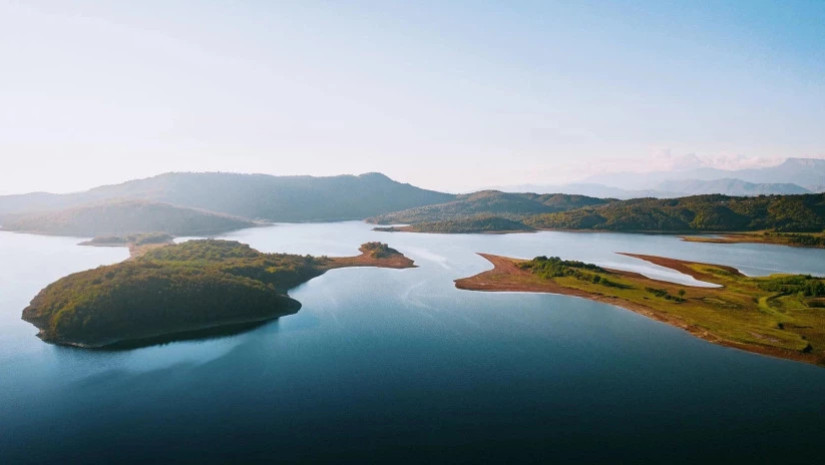 ტყიბულის წყალსაცავზე კუნძულები იყიდება - რა ღირს მიწის ნაკვეთები და რა ...
