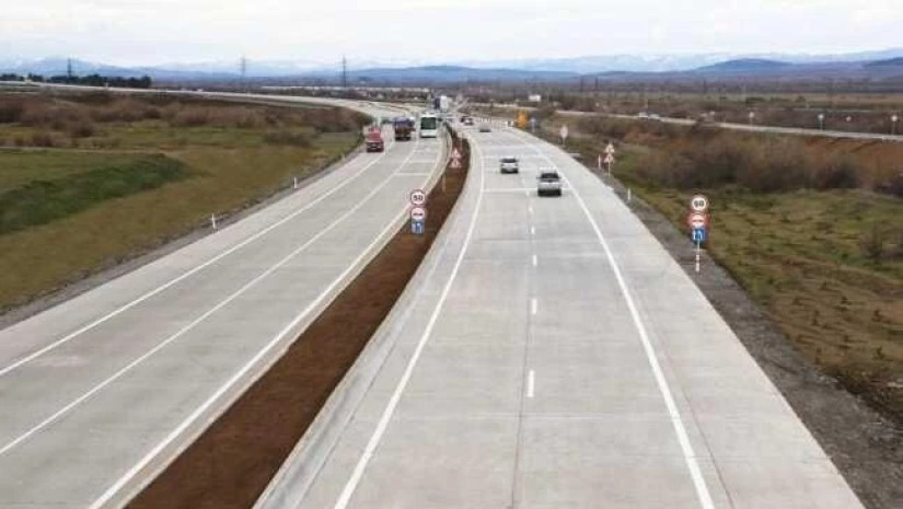 წითელი ხიდიდან-სარფამდე გადაადგილებას 8 საათის ნაცვლად 4 საათი ...